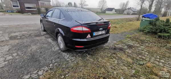 Melns Ford Mondeo 2008 Alīta, ar dzinēja tilpumu 2.00 L un nobraukumu 441 tūkst. km par 1350 €, foto 4 vietnē AUTOMOTO.COM.LV