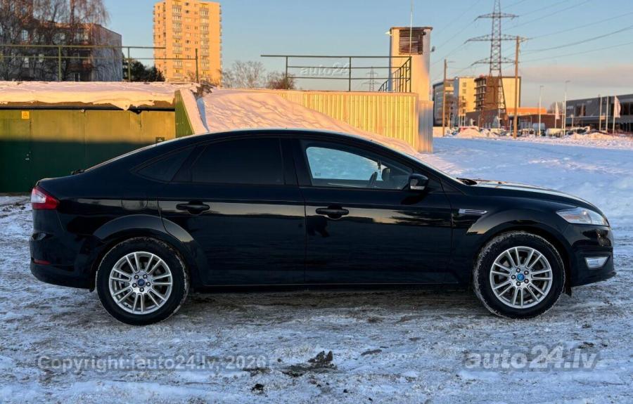 Black Ford Mondeo 2010 in Tallinn, with an engine capacity of 2.00 L and mileage of 129 thousand km for 4990 €, photo 8 on AUTOMOTO.COM.LV