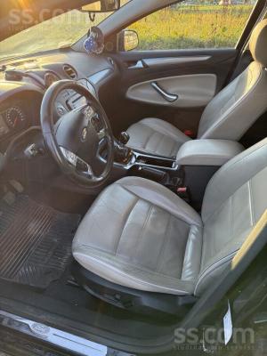 Black Ford Mondeo 2010 in Liepaja, with an engine capacity of 2.00 L and mileage of 308 thousand km for 3200 €, photo 7 on AUTOMOTO.COM.LV