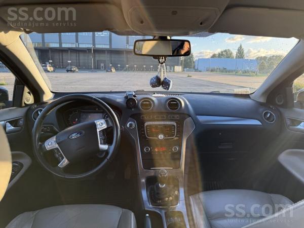 Black Ford Mondeo 2010 in Liepaja, with an engine capacity of 2.00 L and mileage of 308 thousand km for 3200 €, photo 9 on AUTOMOTO.COM.LV