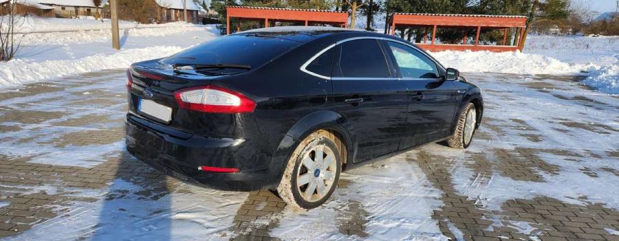 Black Ford Mondeo 2011 in Birzai, with an engine capacity of 2.00 L and mileage of 268 thousand km for 3399 €, photo 5 on AUTOMOTO.COM.LV