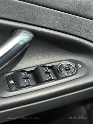 Melns Ford Mondeo 2011 Tallina, ar dzinēja tilpumu 2.00 L un nobraukumu 430 tūkst. km par 2499 €, foto 5 vietnē AUTOMOTO.COM.LV