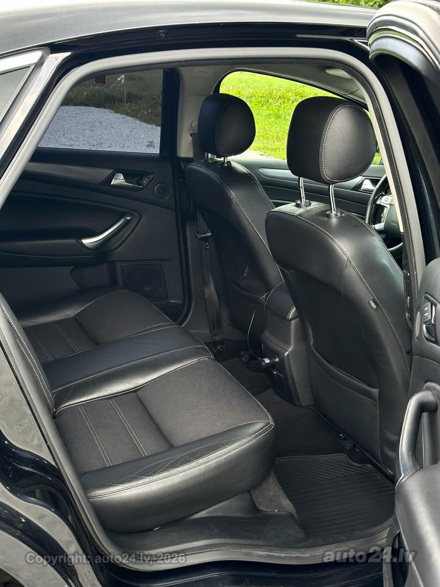 Melns Ford Mondeo 2011 Tallina, ar dzinēja tilpumu 2.00 L un nobraukumu 430 tūkst. km par 2499 €, foto 14 vietnē AUTOMOTO.COM.LV