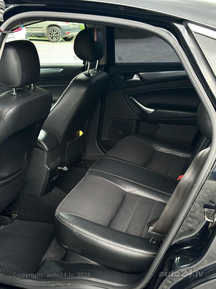 Melns Ford Mondeo 2011 Tallina, ar dzinēja tilpumu 2.00 L un nobraukumu 430 tūkst. km par 2499 €, foto 15 vietnē AUTOMOTO.COM.LV