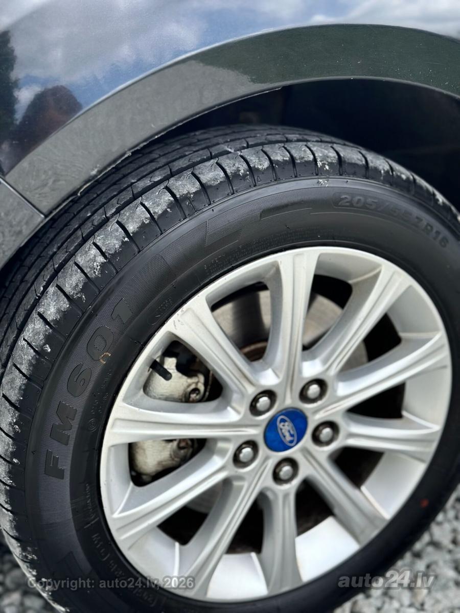 Melns Ford Mondeo 2011 Tallina, ar dzinēja tilpumu 2.00 L un nobraukumu 430 tūkst. km par 2499 €, foto 18 vietnē AUTOMOTO.COM.LV
