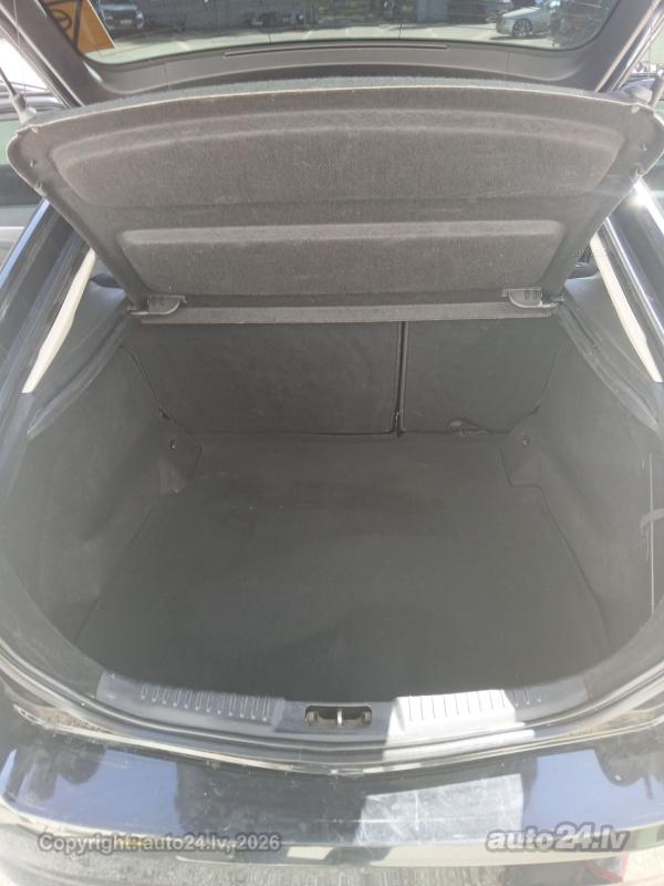 Melns Ford Mondeo 2012 Tallina, ar dzinēja tilpumu 2.00 L un nobraukumu 168 tūkst. km par 6500 €, foto 10 vietnē AUTOMOTO.COM.LV