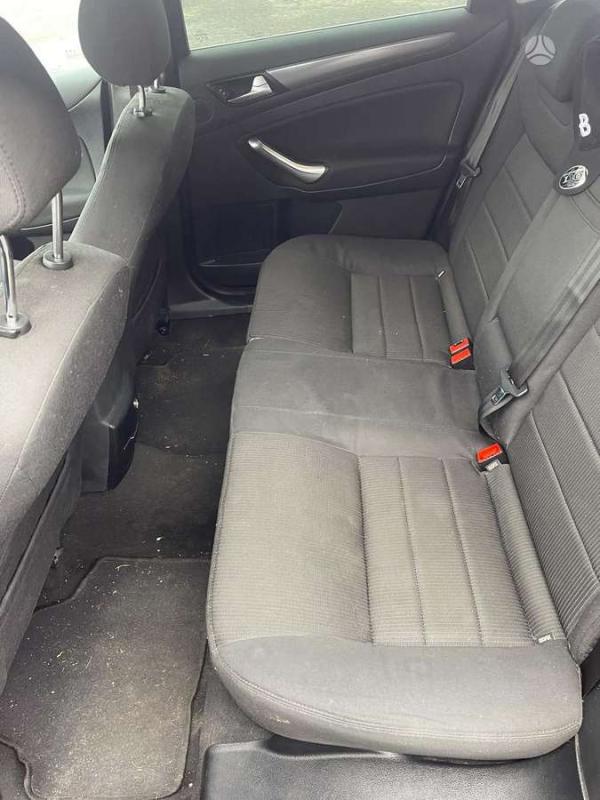 Black Ford Mondeo 2012 in Panevezys, with an engine capacity of 2.00 L and mileage of 253 thousand km for 950 €, photo 8 on AUTOMOTO.COM.LV