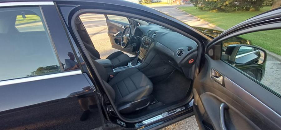 Black Ford Mondeo 2012 in Viljandi, with an engine capacity of 2.00 L and mileage of 194 thousand km for 4999 €, photo 10 on AUTOMOTO.COM.LV