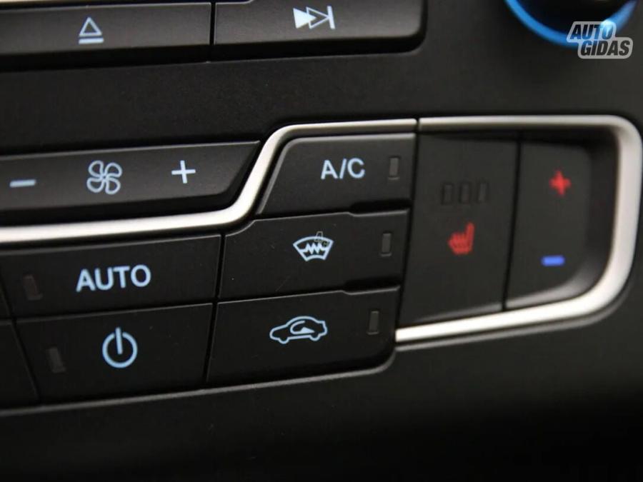 Black Ford Mondeo 2016 in Vilnius, with an engine capacity of 1.50 L and mileage of 133 thousand km for 10399 €, photo 31 on AUTOMOTO.COM.LV