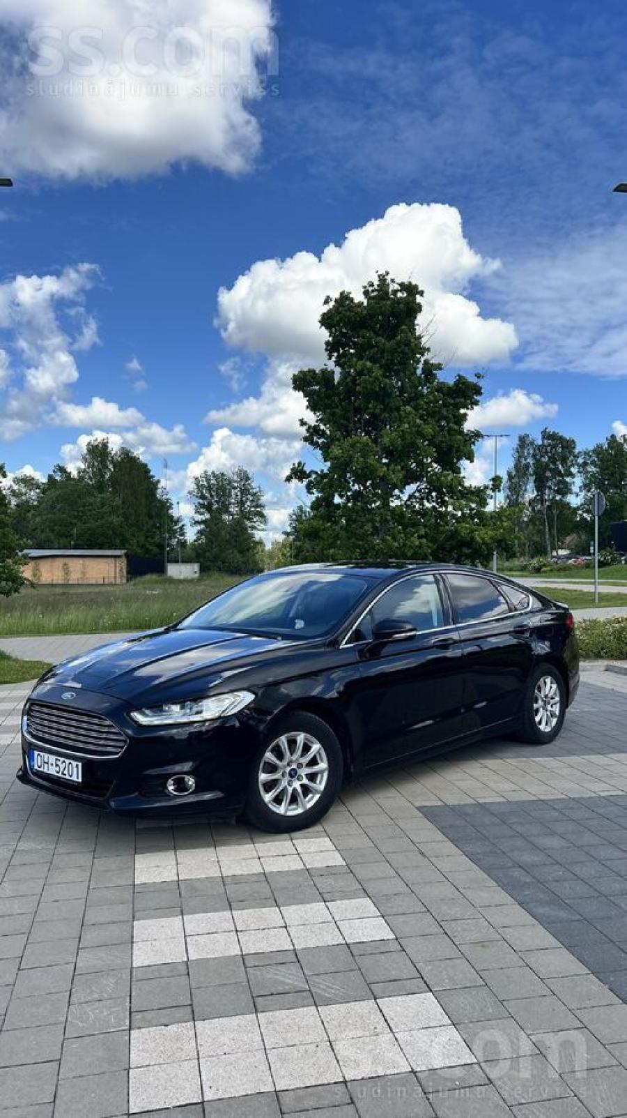 Black Ford Mondeo 2016 in Cesis, with an engine capacity of 2.00 L and mileage of 241 thousand km for 7699 €, photo 3 on AUTOMOTO.COM.LV