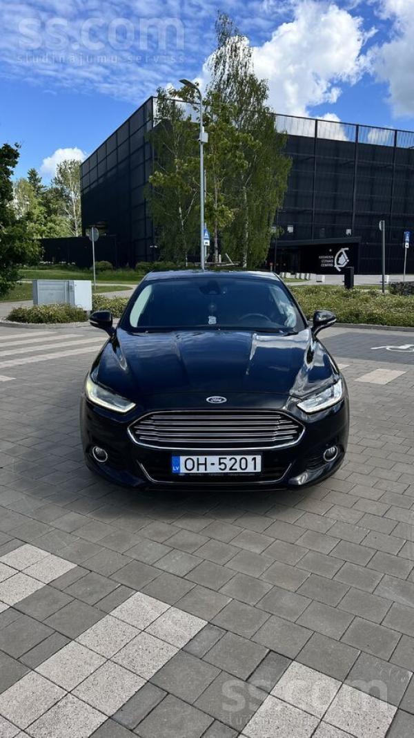 Black Ford Mondeo 2016 in Cesis, with an engine capacity of 2.00 L and mileage of 241 thousand km for 7699 €, photo 3 on AUTOMOTO.COM.LV
