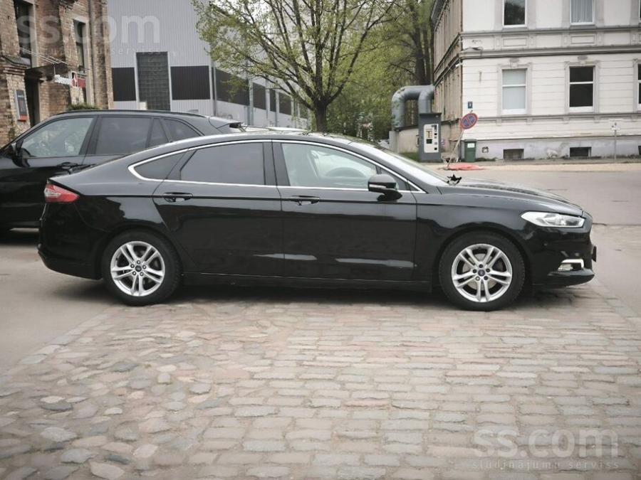 Black Ford Mondeo 2017 in Riga, with an engine capacity of 2.00 L and mileage of 253 thousand km for 7700 €, photo 5 on AUTOMOTO.COM.LV
