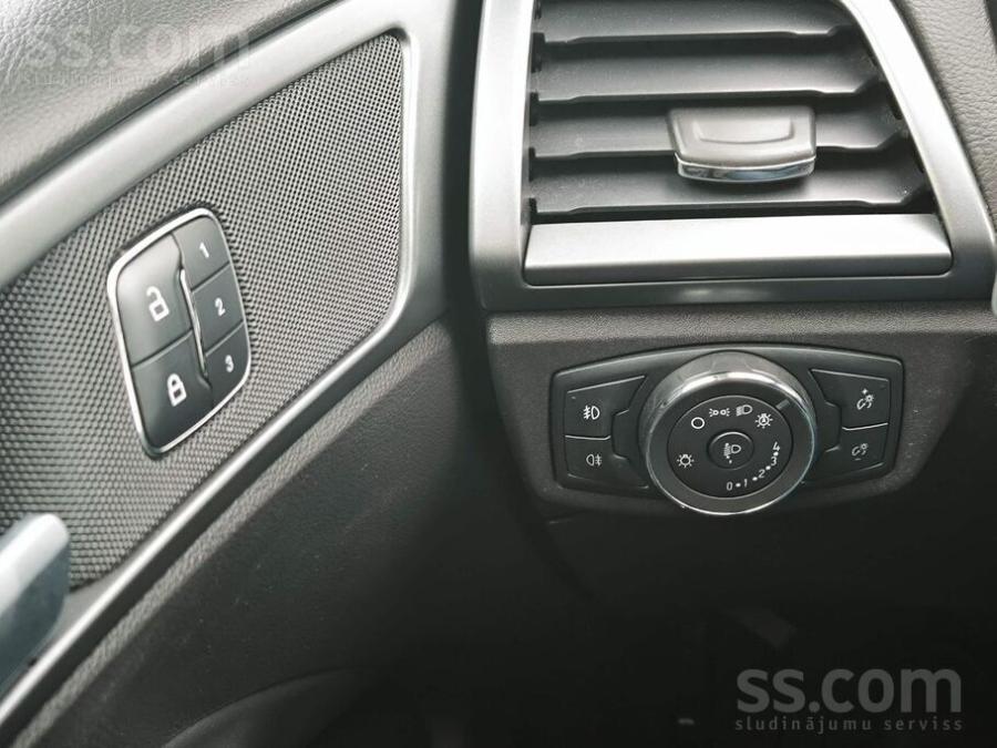 Black Ford Mondeo 2017 in Riga, with an engine capacity of 2.00 L and mileage of 253 thousand km for 7700 €, photo 14 on AUTOMOTO.COM.LV