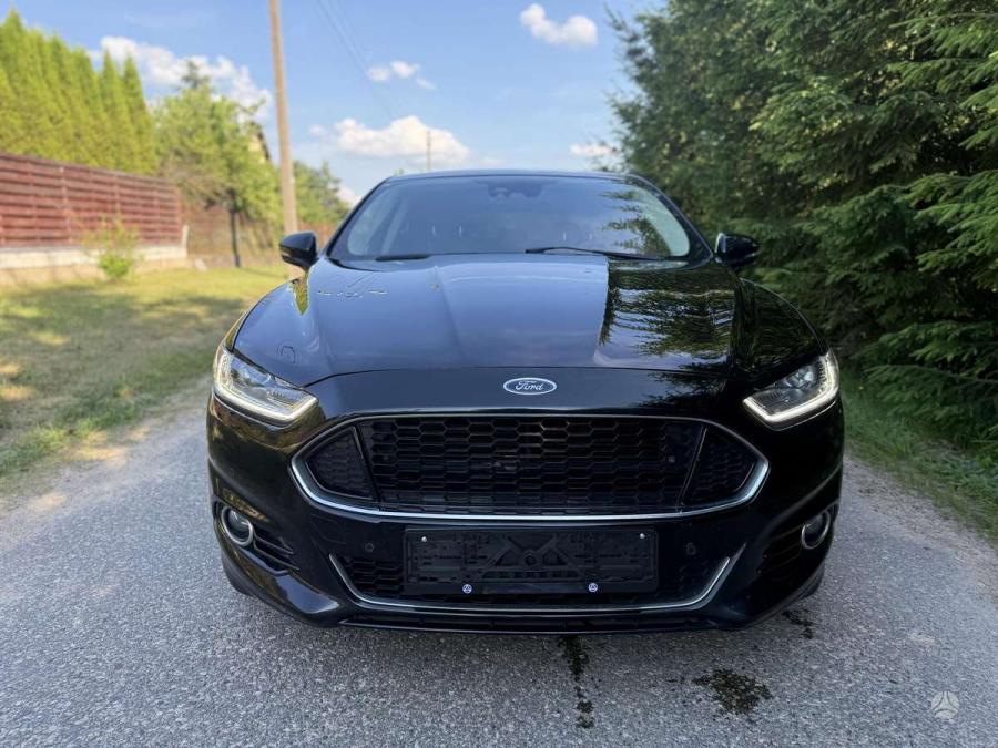 Black Ford Mondeo 2017 in Utena, with an engine capacity of 2.00 L and mileage of 25 thousand km for 8850 €, photo 3 on AUTOMOTO.COM.LV
