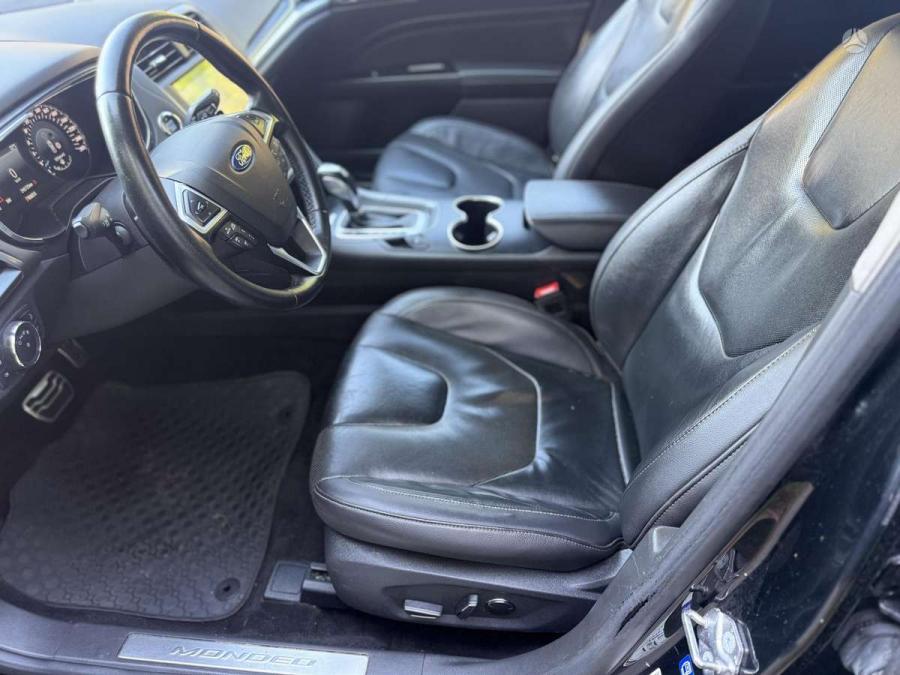 Black Ford Mondeo 2017 in Utena, with an engine capacity of 2.00 L and mileage of 25 thousand km for 8850 €, photo 12 on AUTOMOTO.COM.LV