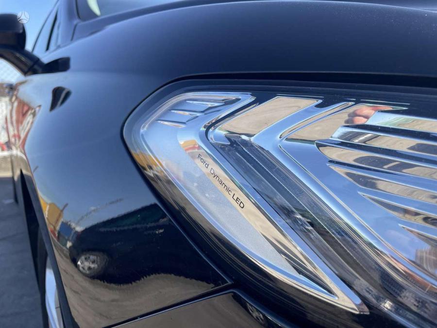 Black Ford Mondeo 2017 in Vilnius, with an engine capacity of 2.00 L and mileage of 253 thousand km for 7750 €, photo 9 on AUTOMOTO.COM.LV