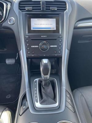 Black Ford Mondeo 2017 in Vilnius, with an engine capacity of 2.00 L and mileage of 253 thousand km for 7750 €, photo 14 on AUTOMOTO.COM.LV