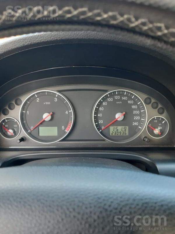 Black Ford Mondeo 2006 in Daugavpils, with an engine capacity of 2.00 L and mileage of 231 thousand km for 1700 €, photo 4 on AUTOMOTO.COM.LV