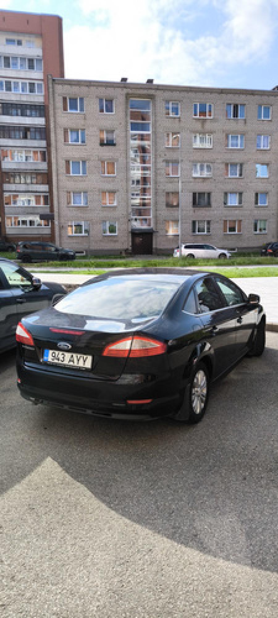 Black Ford Mondeo 2007 in Sillamae, with an engine capacity of 0.00 L and mileage of 308 thousand km for 799 €, photo 4 on AUTOMOTO.COM.LV