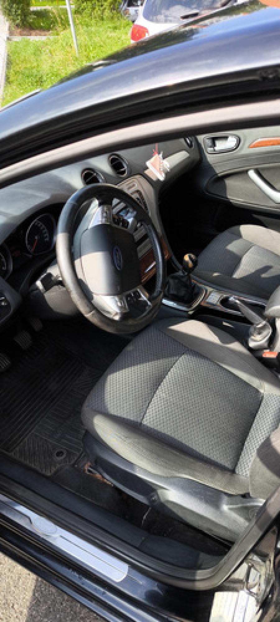 Black Ford Mondeo 2007 in Sillamae, with an engine capacity of 0.00 L and mileage of 308 thousand km for 799 €, photo 6 on AUTOMOTO.COM.LV