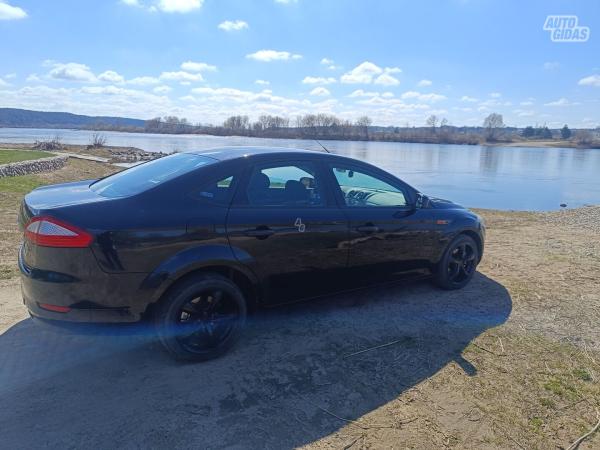 Melns Ford Mondeo 2007 Kauņa, ar dzinēja tilpumu 2.00 L un nobraukumu 215 tūkst. km par 1500 €, foto 4 vietnē AUTOMOTO.COM.LV