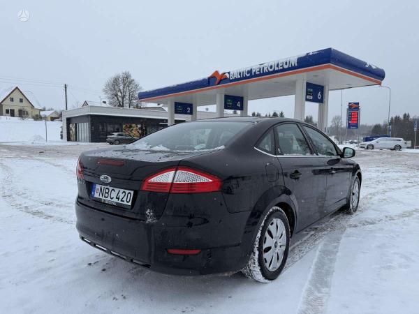 Black Ford Mondeo 2008 in Vilnius, with an engine capacity of 2.30 L and mileage of 216 thousand km for 1750 €, photo 2 on AUTOMOTO.COM.LV