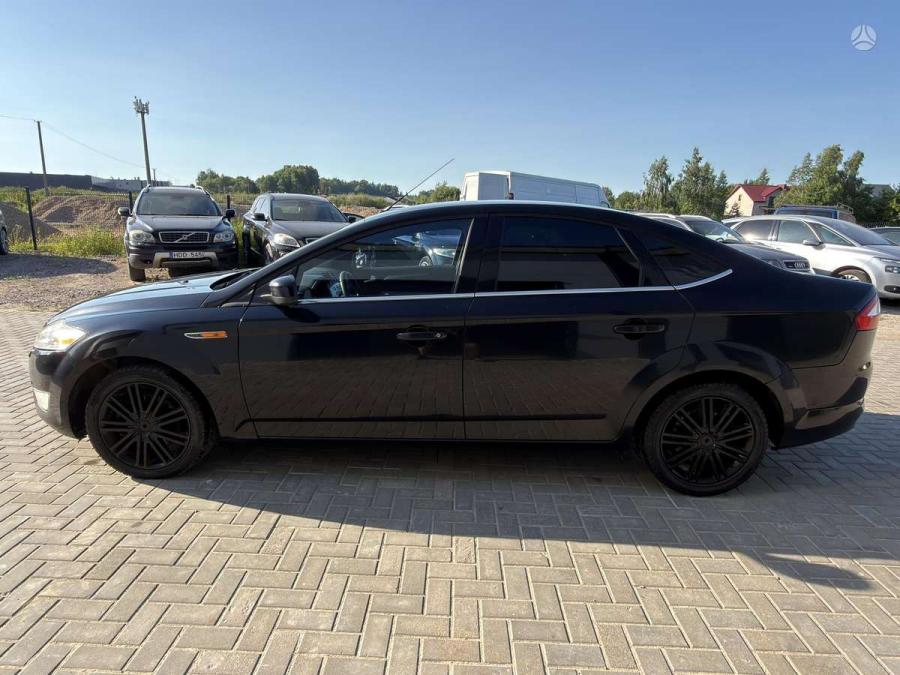 Black Ford Mondeo 2009 in Vilnius, with an engine capacity of 2.00 L and mileage of 339 thousand km for 1950 €, photo 3 on AUTOMOTO.COM.LV