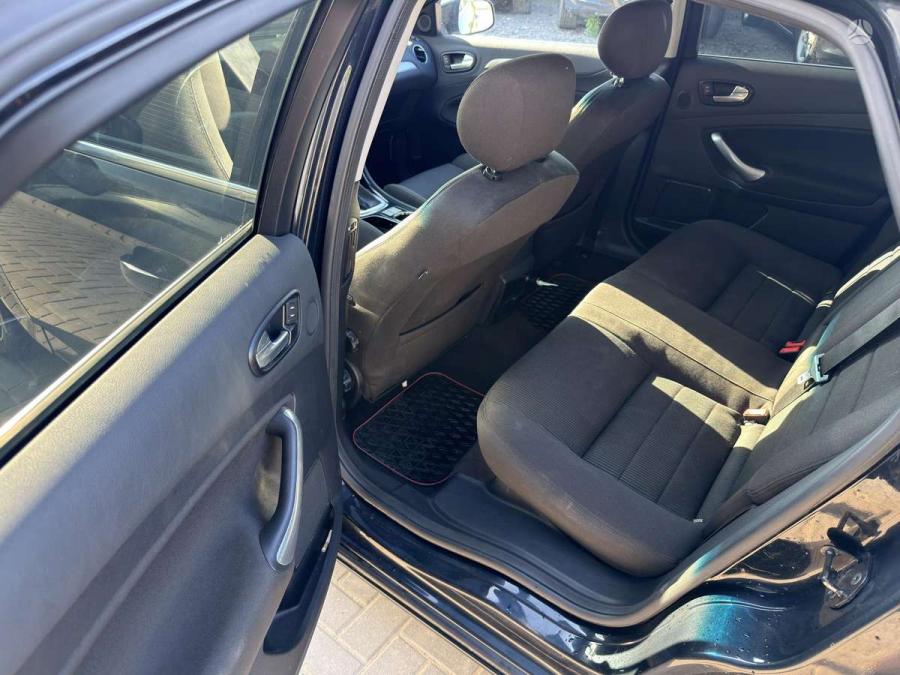 Black Ford Mondeo 2009 in Vilnius, with an engine capacity of 2.00 L and mileage of 339 thousand km for 1950 €, photo 12 on AUTOMOTO.COM.LV