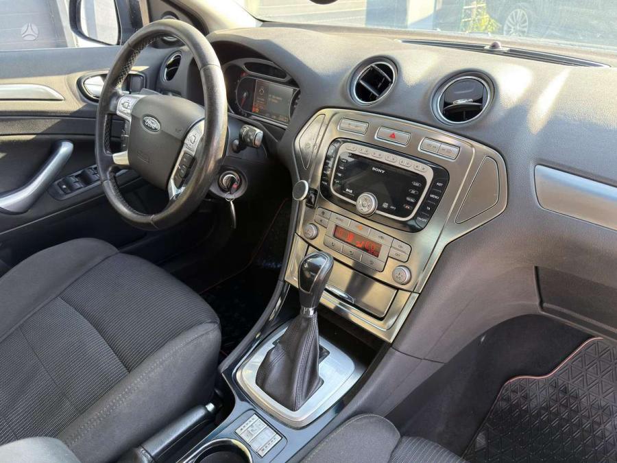 Black Ford Mondeo 2009 in Vilnius, with an engine capacity of 2.00 L and mileage of 339 thousand km for 1950 €, photo 15 on AUTOMOTO.COM.LV