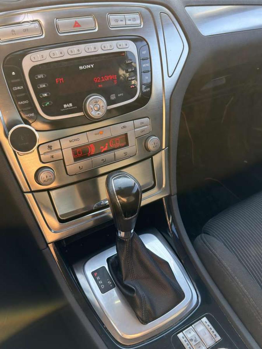 Black Ford Mondeo 2009 in Vilnius, with an engine capacity of 2.00 L and mileage of 339 thousand km for 1950 €, photo 17 on AUTOMOTO.COM.LV