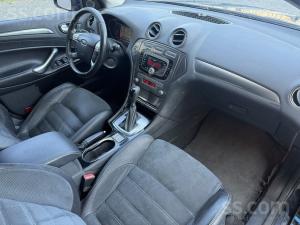 Black Ford Mondeo 2009 in Riga, with an engine capacity of 2.00 L and mileage of 299 thousand km for 1990 €, photo 8 on AUTOMOTO.COM.LV