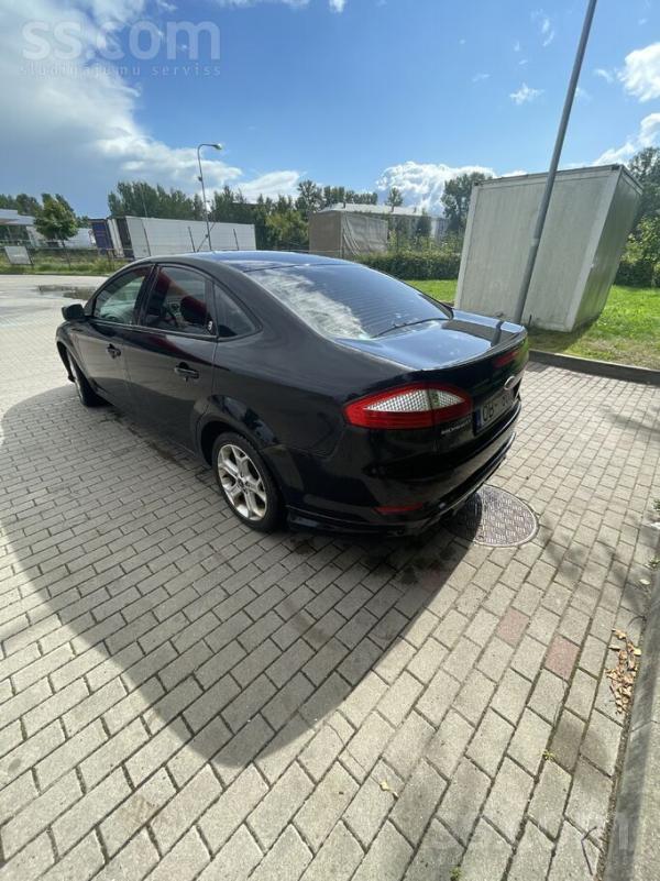 Melns Ford Mondeo 2009 Rīga, ar dzinēja tilpumu 2.00 L un nobraukumu 198 tūkst. km par 1100 €, foto 3 vietnē AUTOMOTO.COM.LV