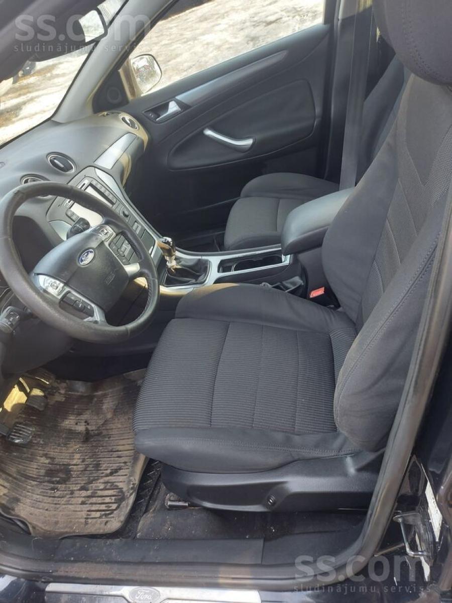 Black Ford Mondeo 2011 in Riga, with an engine capacity of 1.60 L and mileage of 439 thousand km for 1500 €, photo 7 on AUTOMOTO.COM.LV