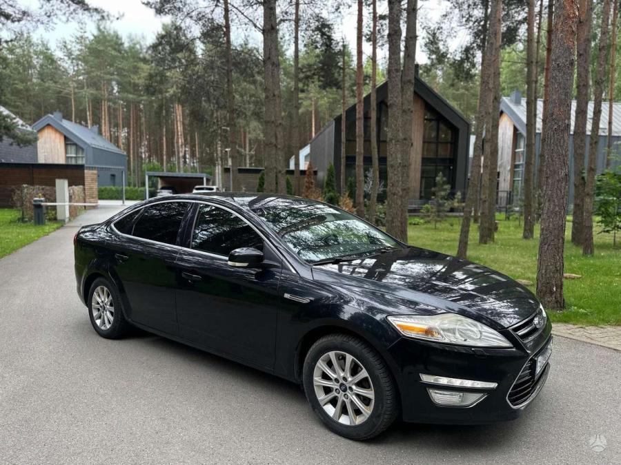 Black Ford Mondeo 2011 in Vilnius, with an engine capacity of 2.00 L and mileage of 250 thousand km for 2650 €, photo 4 on AUTOMOTO.COM.LV