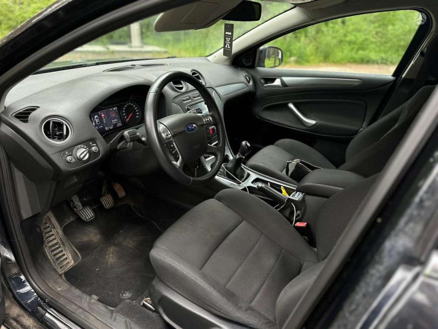 Black Ford Mondeo 2011 in Vilnius, with an engine capacity of 2.00 L and mileage of 250 thousand km for 2650 €, photo 8 on AUTOMOTO.COM.LV