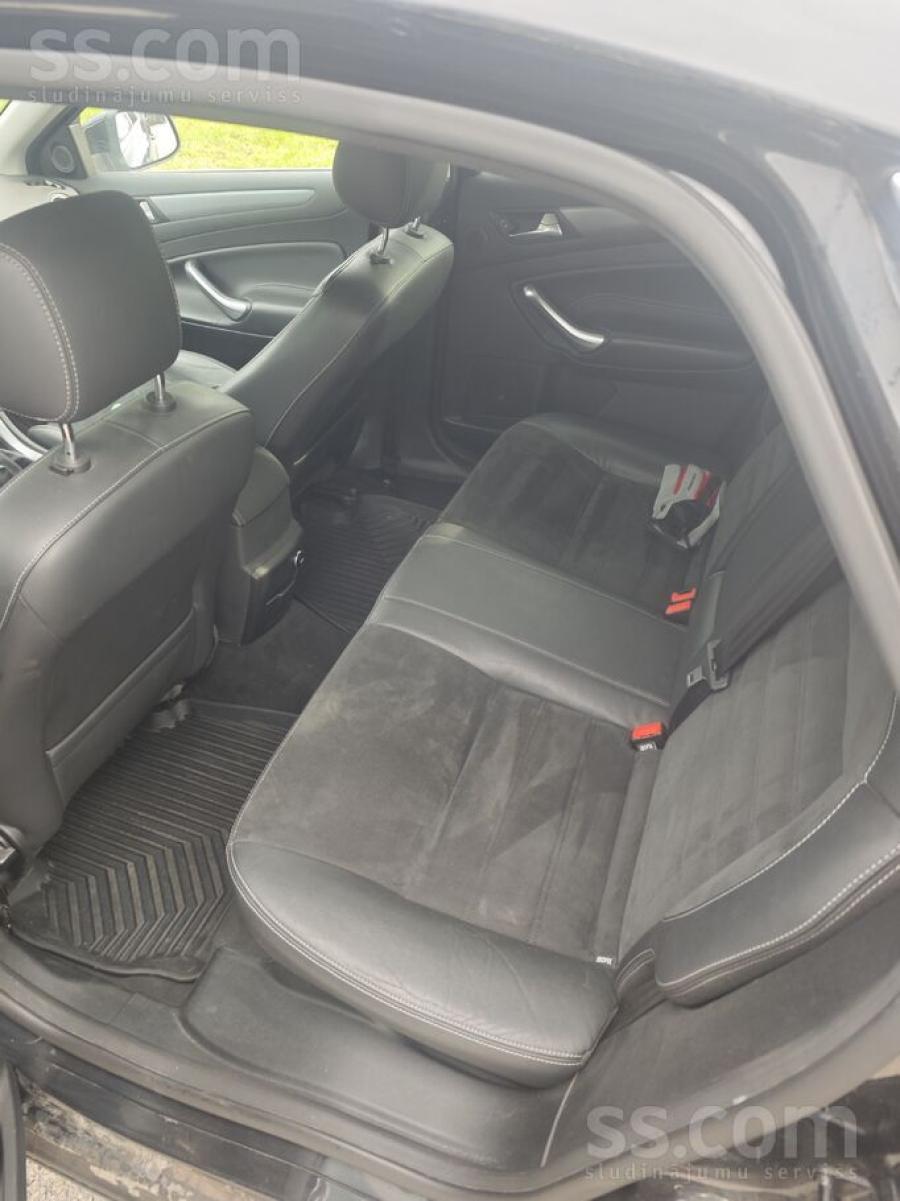 Black Ford Mondeo 2012 in Riga, with an engine capacity of 1.60 L and mileage of 265 thousand km for 4550 €, photo 7 on AUTOMOTO.COM.LV