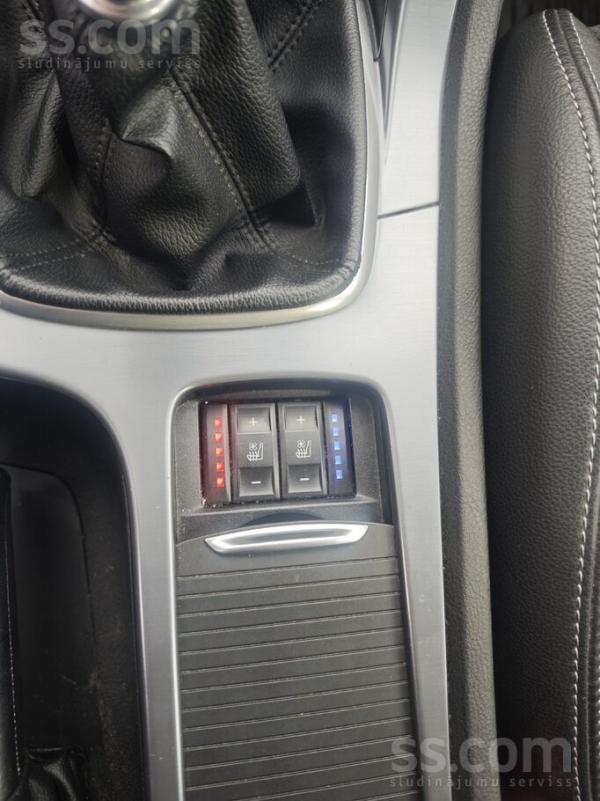 Melns Ford Mondeo 2012 Rīga, ar dzinēja tilpumu 1.60 L un nobraukumu 265 tūkst. km par 4550 €, foto 7 vietnē AUTOMOTO.COM.LV