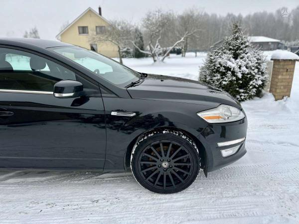 Melns Ford Mondeo 2013 Šauļi, ar dzinēja tilpumu 2.00 L un nobraukumu 232 tūkst. km par 3950 €, foto 4 vietnē AUTOMOTO.COM.LV