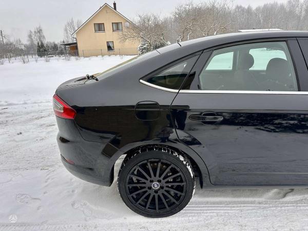 Melns Ford Mondeo 2013 Šauļi, ar dzinēja tilpumu 2.00 L un nobraukumu 232 tūkst. km par 3950 €, foto 6 vietnē AUTOMOTO.COM.LV