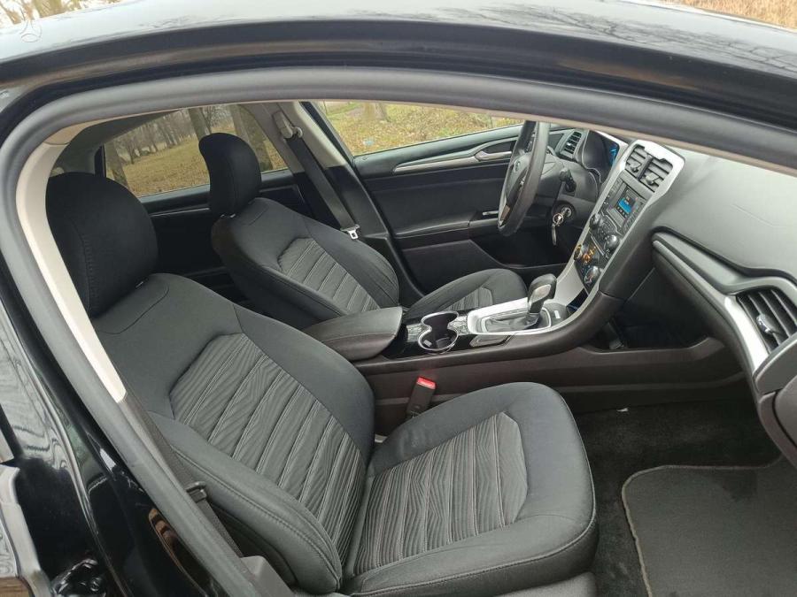 Black Ford Mondeo 2016 in Kaunas, with an engine capacity of 2.50 L and mileage of 236 thousand km for 5000 €, photo 8 on AUTOMOTO.COM.LV