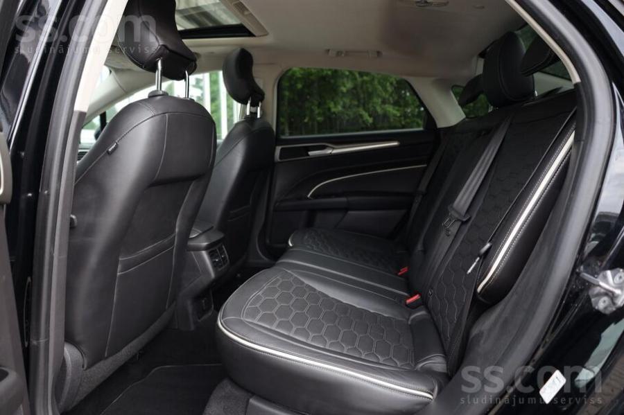 Black Ford Mondeo 2017 in Riga, with an engine capacity of 2.00 L and mileage of 0 thousand km for 7995 €, photo 17 on AUTOMOTO.COM.LV