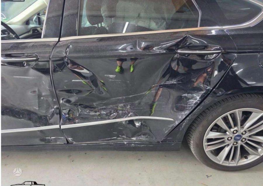 Melns Ford Mondeo 2020 Kauņa, ar dzinēja tilpumu 0.00 L un nobraukumu 72 tūkst. km par 8499 €, foto 3 vietnē AUTOMOTO.COM.LV