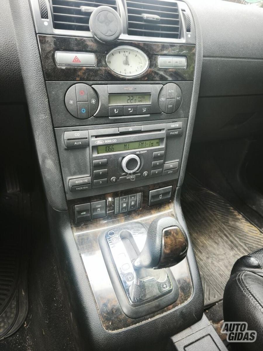 Black Ford Mondeo 2005 in Kaunas, with an engine capacity of 2.00 L and mileage of 250 thousand km for 499 €, photo 8 on AUTOMOTO.COM.LV