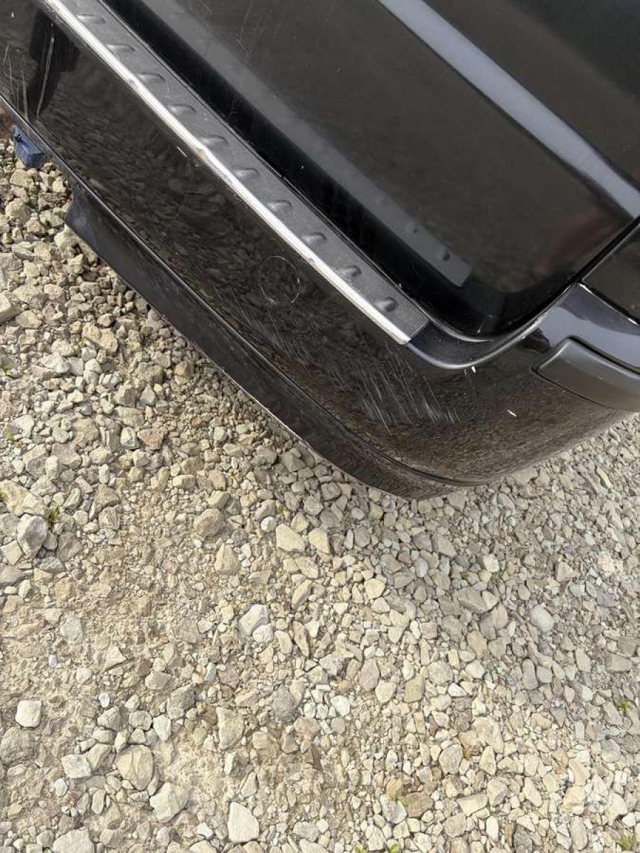 Black Ford Mondeo 2006 in Vilnius, with an engine capacity of 2.00 L and mileage of 402 thousand km for 700 €, photo 6 on AUTOMOTO.COM.LV