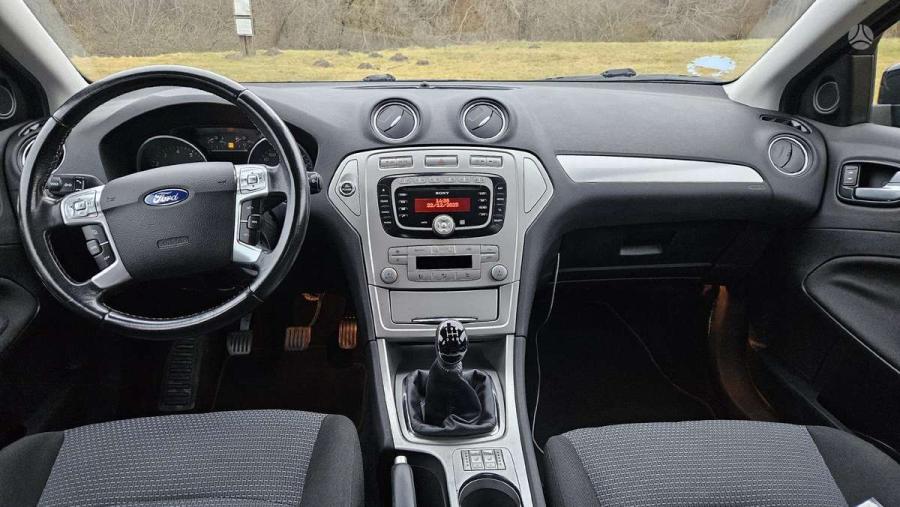 Black Ford Mondeo 2007 in Raseiniai, with an engine capacity of 2.00 L and mileage of 204 thousand km for 2550 €, photo 10 on AUTOMOTO.COM.LV