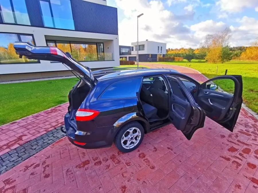 Black Ford Mondeo 2007 in Riga, with an engine capacity of 1.80 L and mileage of 245 thousand km for 2990 €, photo 4 on AUTOMOTO.COM.LV