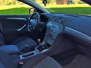 Black Ford Mondeo 2007 in Riga, with an engine capacity of 1.80 L and mileage of 245 thousand km for 2990 €, photo 5 on AUTOMOTO.COM.LV