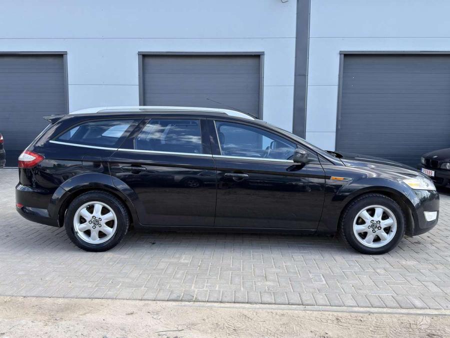 Black Ford Mondeo 2007 in Vilnius, with an engine capacity of 2.00 L and mileage of 312 thousand km for 1950 €, photo 3 on AUTOMOTO.COM.LV