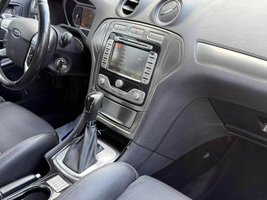 Black Ford Mondeo 2007 in Vilnius, with an engine capacity of 2.00 L and mileage of 312 thousand km for 1950 €, photo 16 on AUTOMOTO.COM.LV