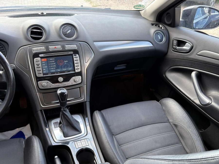 Black Ford Mondeo 2007 in Vilnius, with an engine capacity of 2.00 L and mileage of 312 thousand km for 1950 €, photo 18 on AUTOMOTO.COM.LV